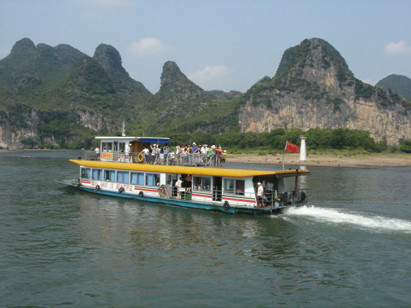 Photo, Image & Picture of Visitors on Li River Cruise