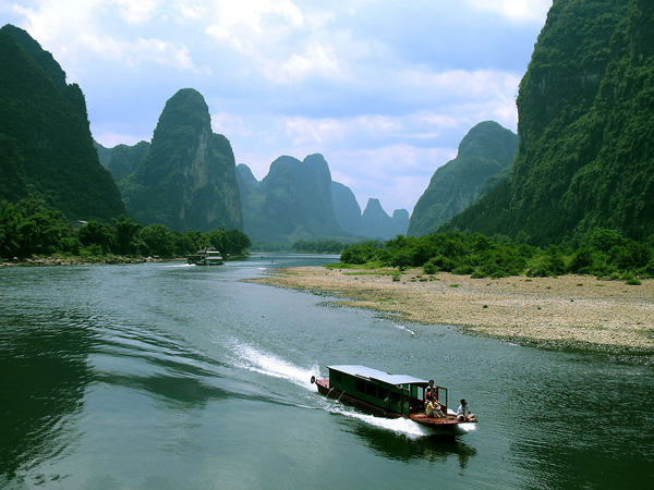 Photo, Image & Picture of Enjoy a Cruise on Li River